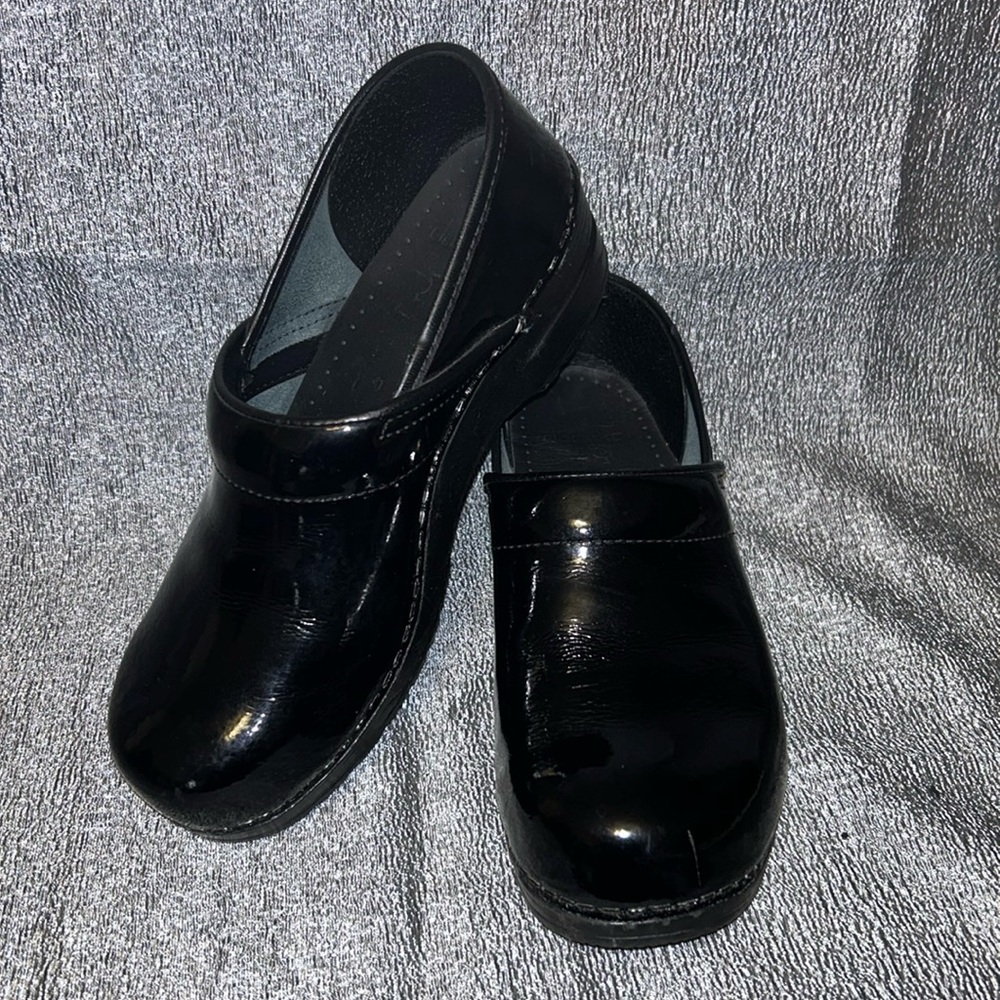 Patent Leather Black Dansko Closed Back Clogs, Shoes. - Gem